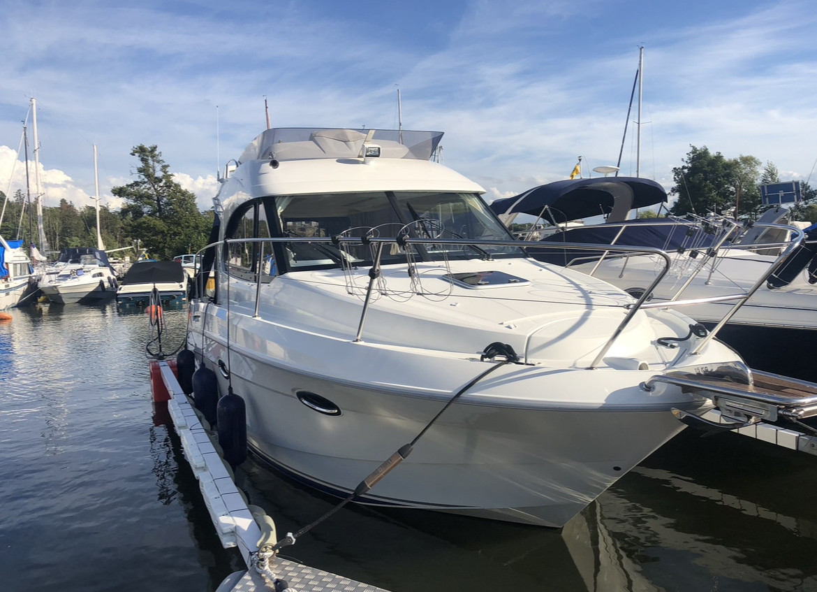 Beneteau Antares 30 Flybridge | Skipperi