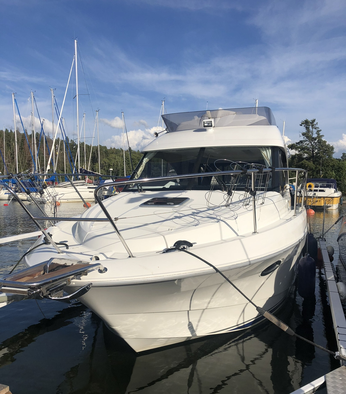 Beneteau Antares 30 Flybridge | Skipperi