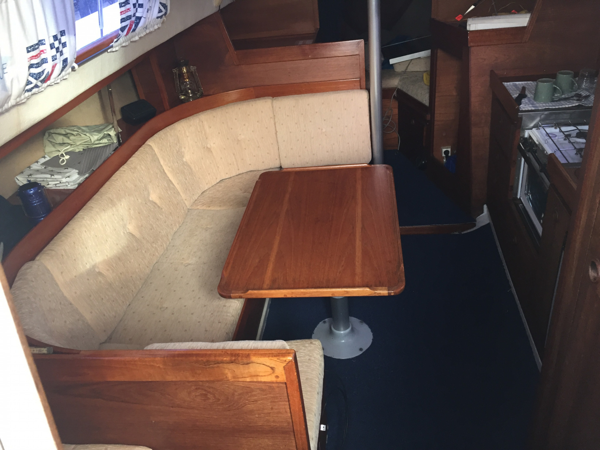 Hallberg Rassy Mistral 33 | Skipperi